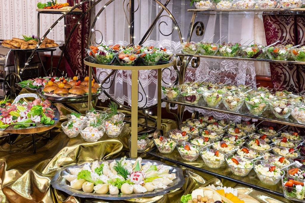 Hotel***Restauracja DWÓR OSTOIA k/Rymanowa "4 dni z balem, z basenem i ...